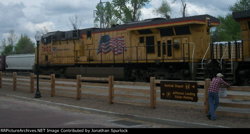 UP 7602, conductor's side view